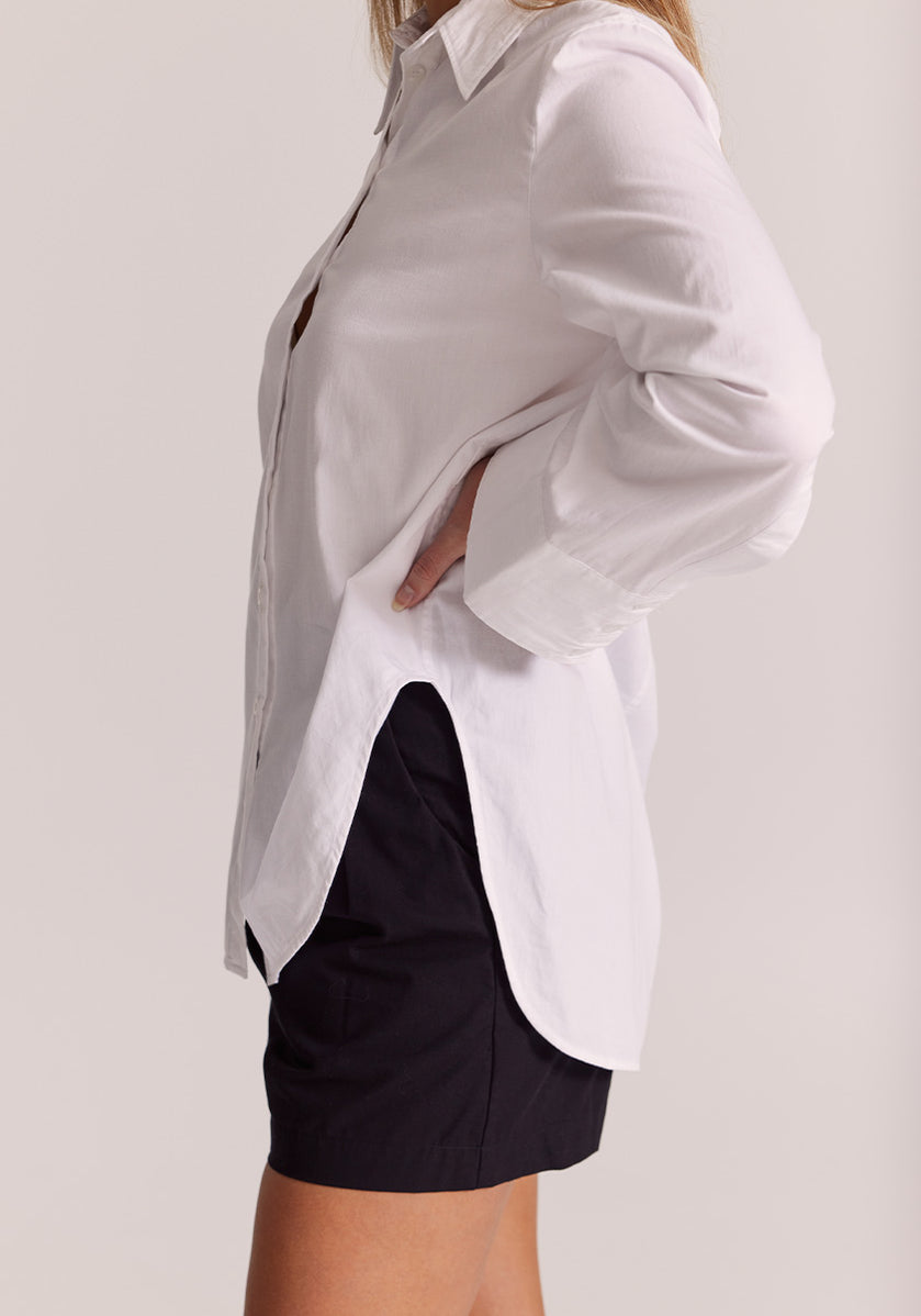 Curve Hem Button Up Shirt - White– Alterior Motif