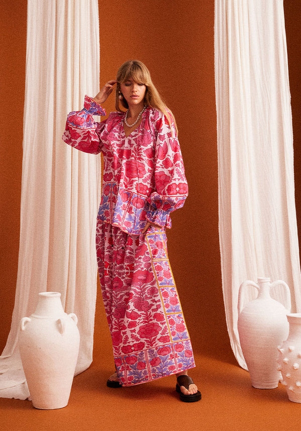 Kinga Csilla– Alterior Motif