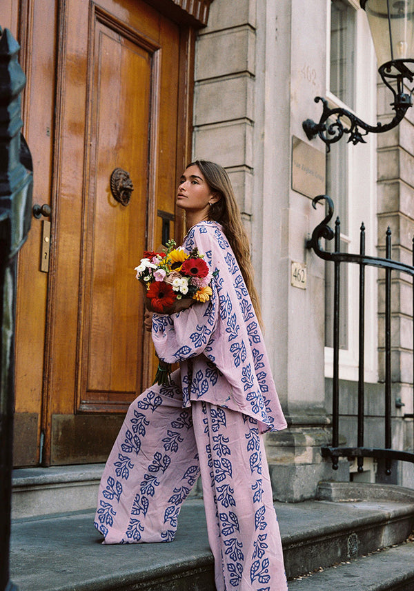 Kinga Csilla– Alterior Motif