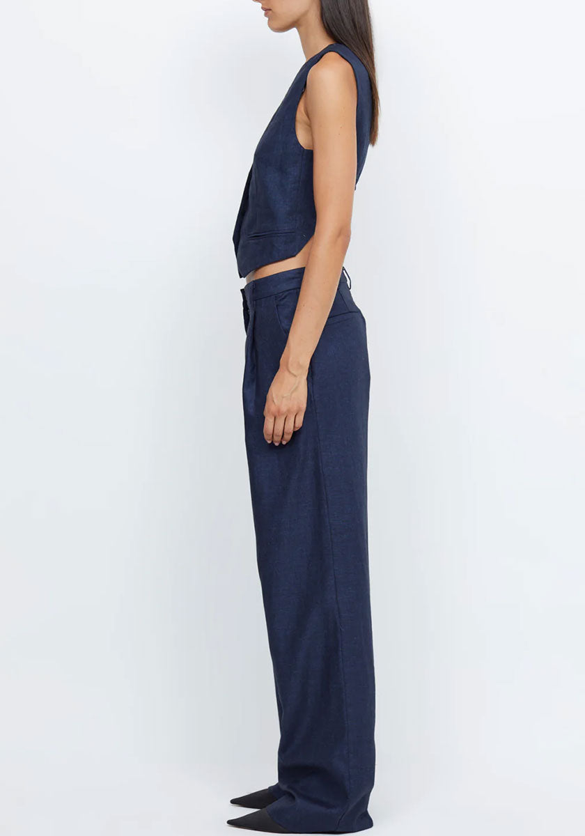 Bec & Bridge– Alterior Motif